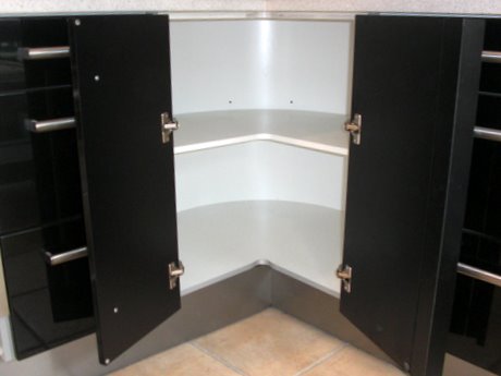 Ex-display Wellmann Kitchen with Quartz Worktops and Appliances