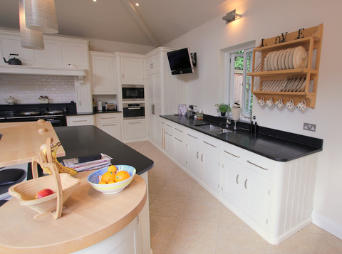 Approx 7yr Old Mark Wilkinson Cooks Kitchen, Island and Granite Worktops