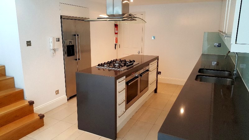 Approx 9yr Old Magnet Kitchen, Island, Granite Worktops and Appliances ...