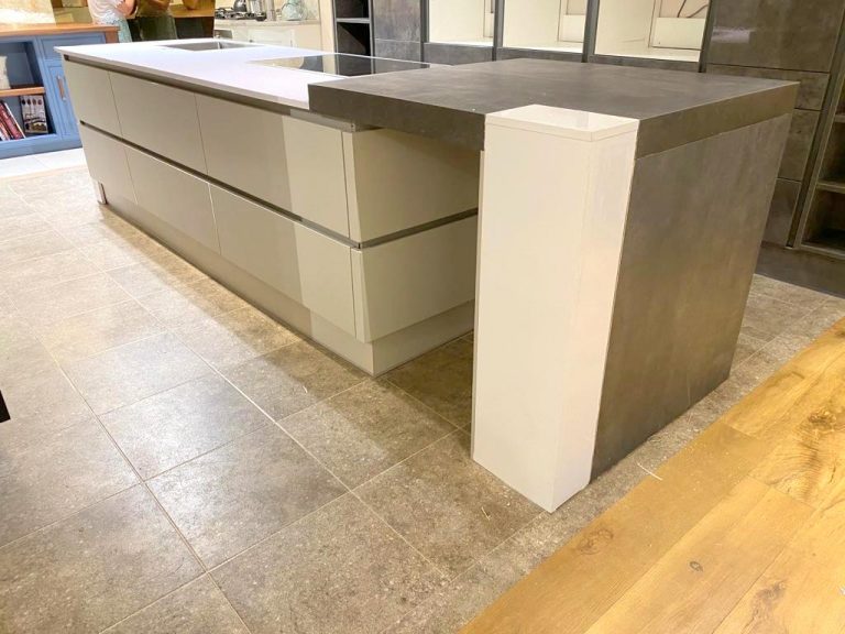 Ex Display Wren Kitchen With Island, Worktops and Induction Hob - The ...