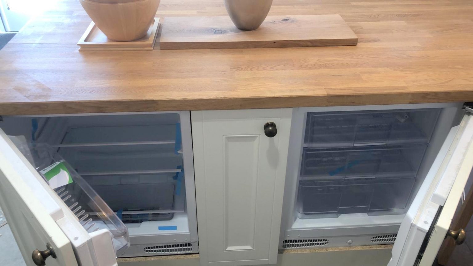 Ex Display Wren Painted Kitchen With Island and Worktops - The Used ...