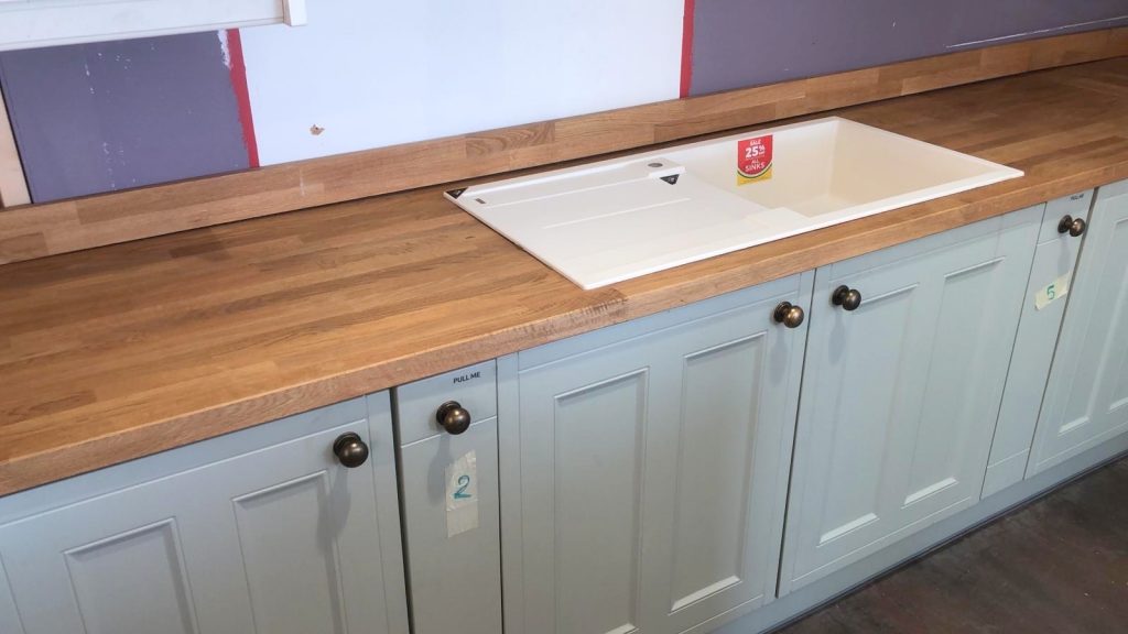 Ex Display Wren Painted Kitchen With Island and Worktops - The Used ...