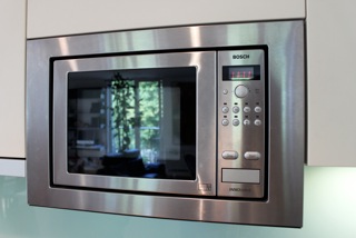 Approx 3yrs Old Poliform Matt Lacquer Kitchen, Granite Worktops And ...