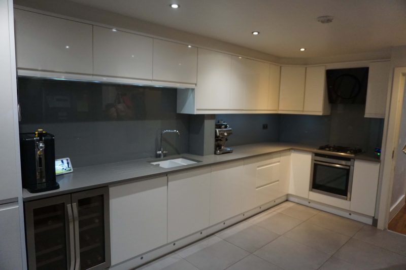 White High Gloss Benchmarx Kitchen | The Used Kitchen Company