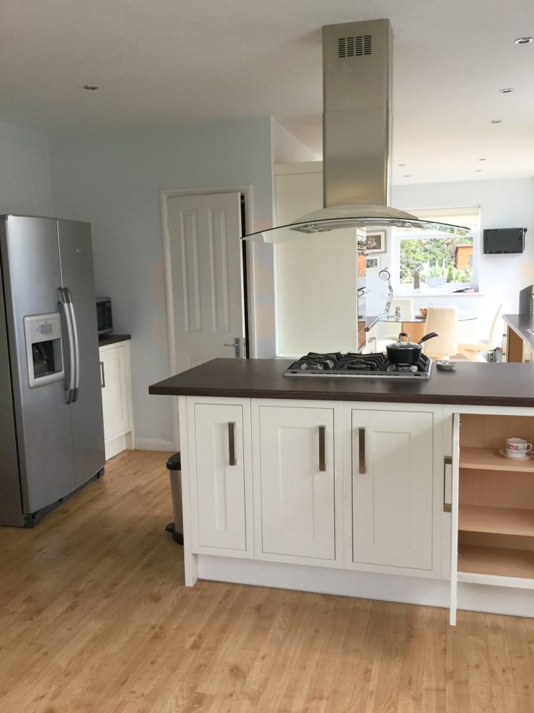 Howdens Tewkesbury Antique Kitchen ] The Used Kitchen Company