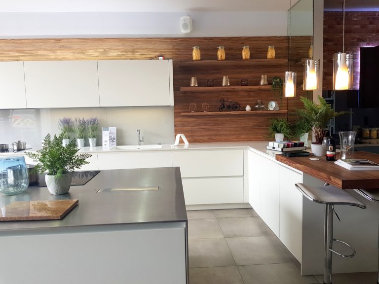 Ex Display Hacker Systemat White Kitchen | The Used Kitchen Company