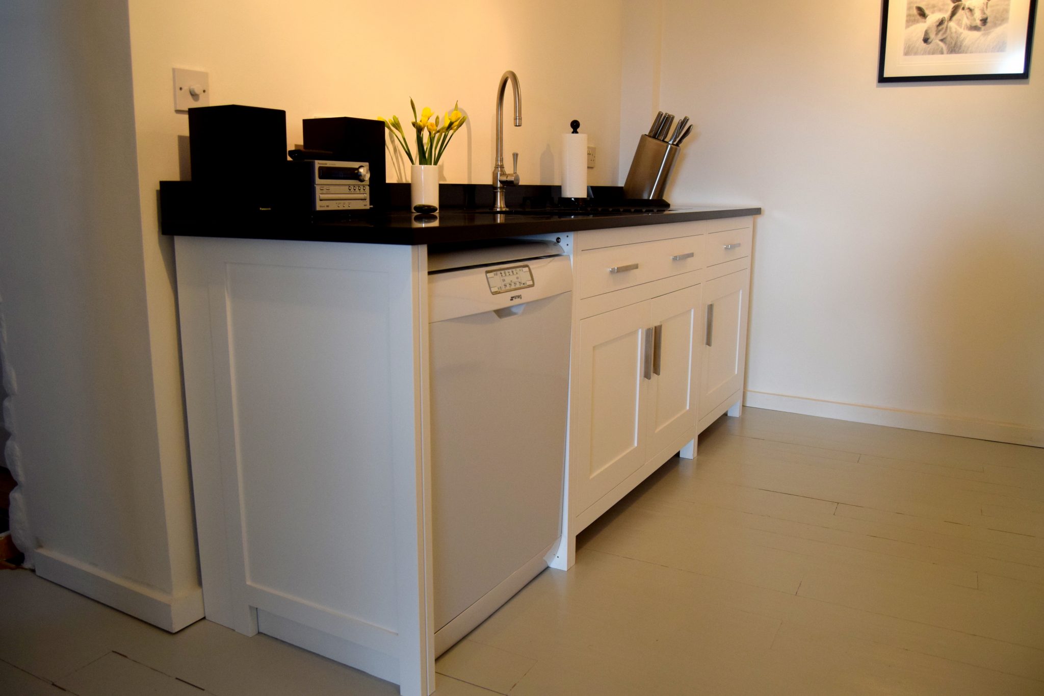 Freestanding Fired Earth Kitchen | The Used Kitchen Company