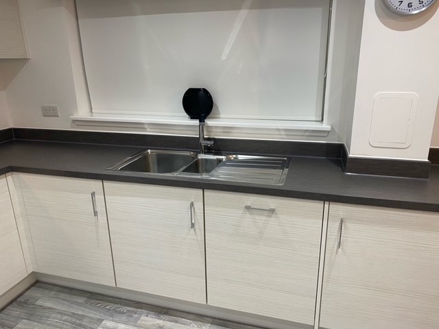 Symphony Kitchen With Worktops | The Used Kitchen Company