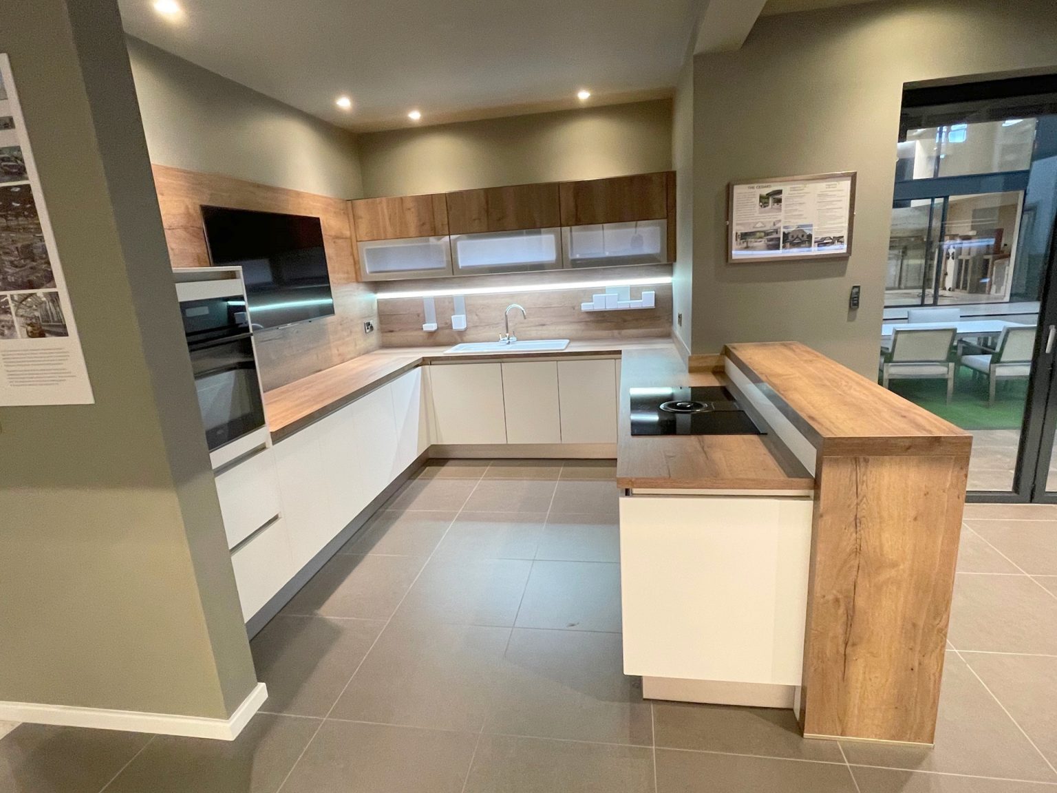 Schuller Kitchen With Breakfast Bar | The Used Kitchen Company