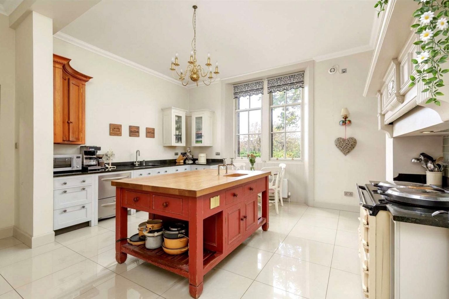 Chalon Kitchen with Island and Worktops | The Used Kitchen Company