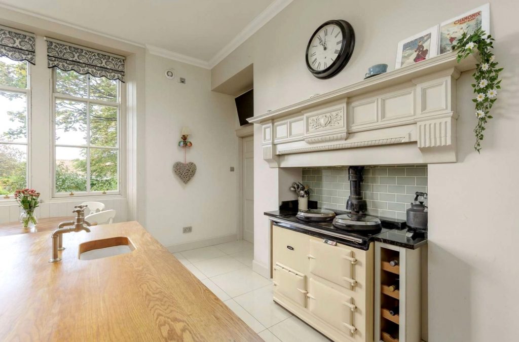 Chalon Kitchen with Island and Worktops | The Used Kitchen Company
