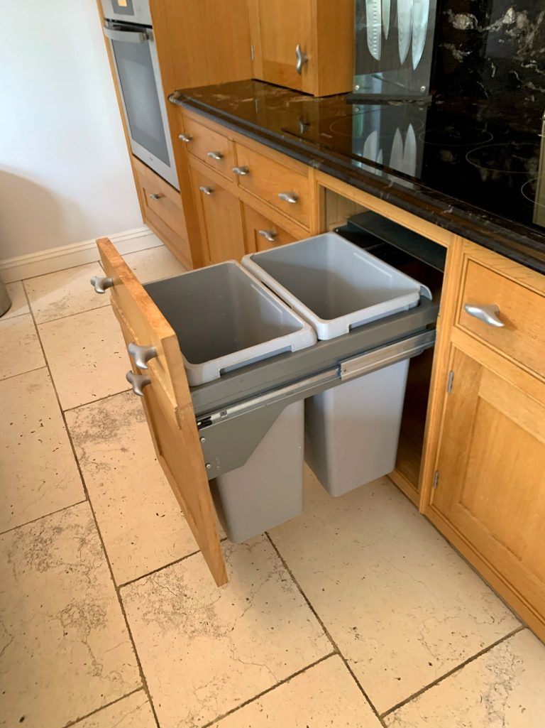 Smallbone Kitchen with Island | The Used Kitchen Company