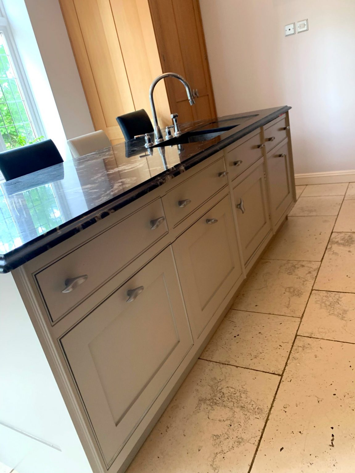 Smallbone Kitchen with Island | The Used Kitchen Company