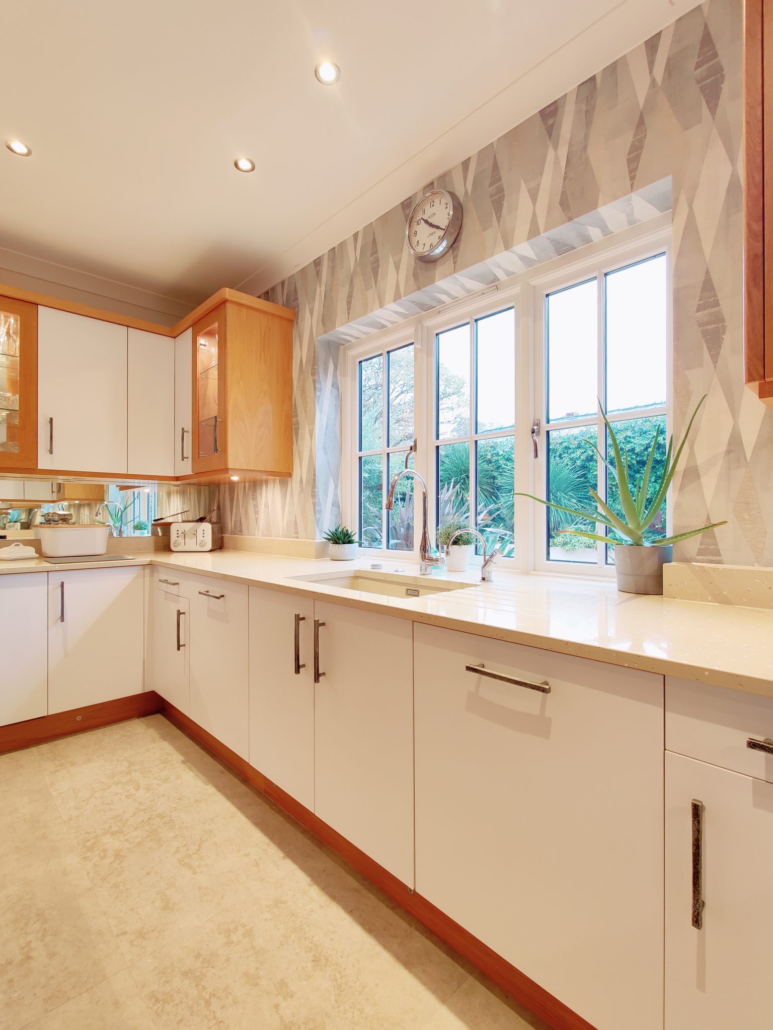 Bespoke Kitchen With Island | The Used Kitchen Company