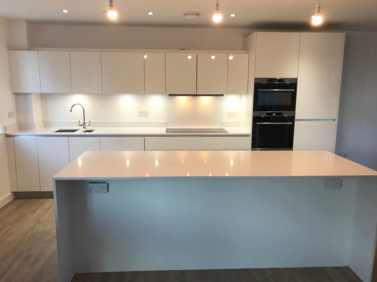 Commodore Kitchen with Island and Appliances | The Used Kitchen Company