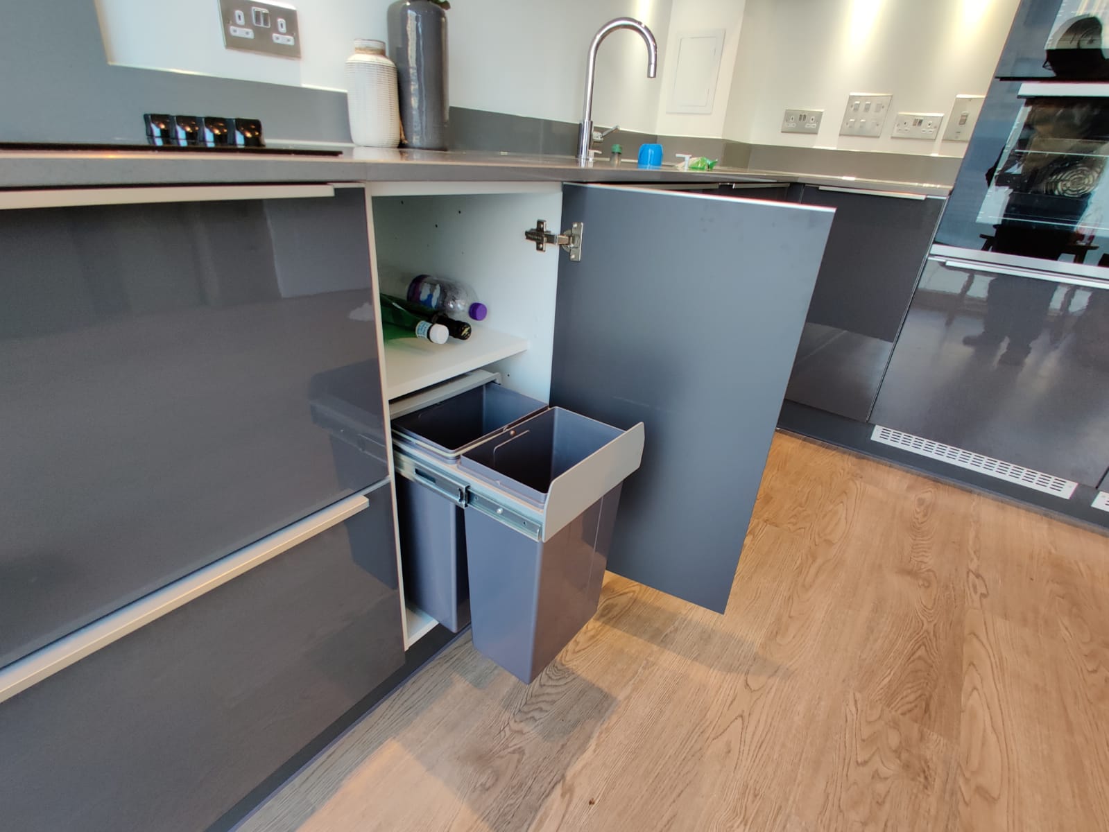 Symphony Kitchen, Worktops & Appliances | The Used Kitchen Company