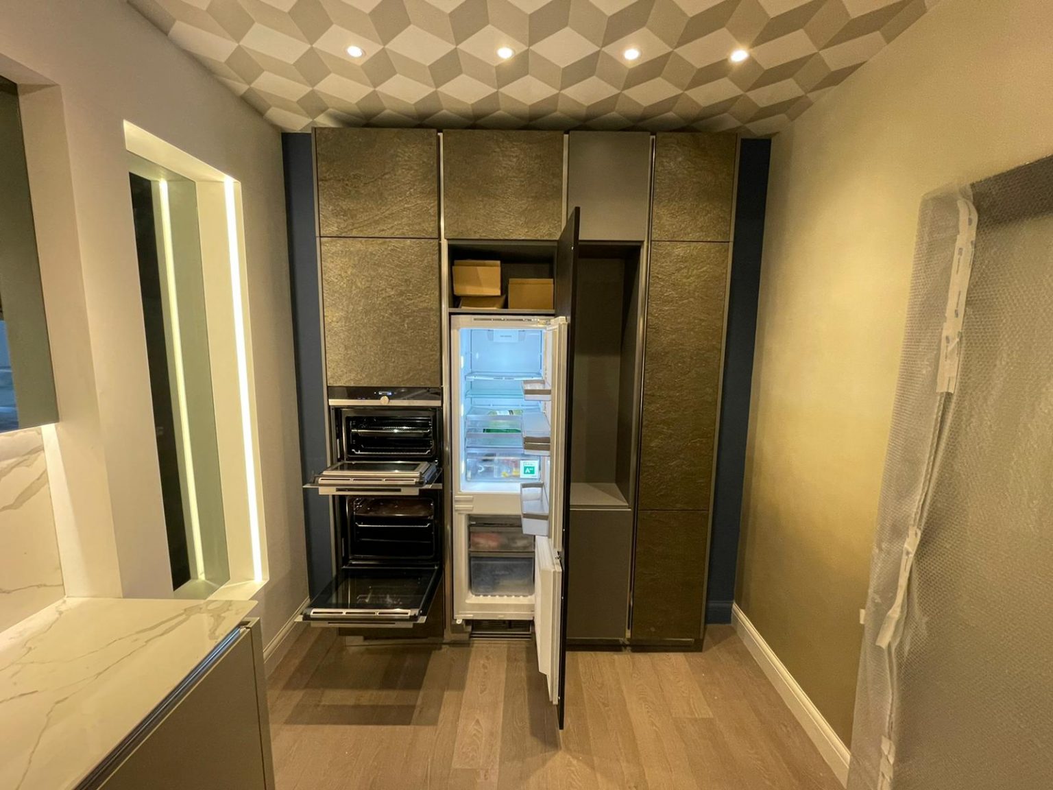 Hacker Kitchen, Worktops and Appliances | The Used Kitchen Company