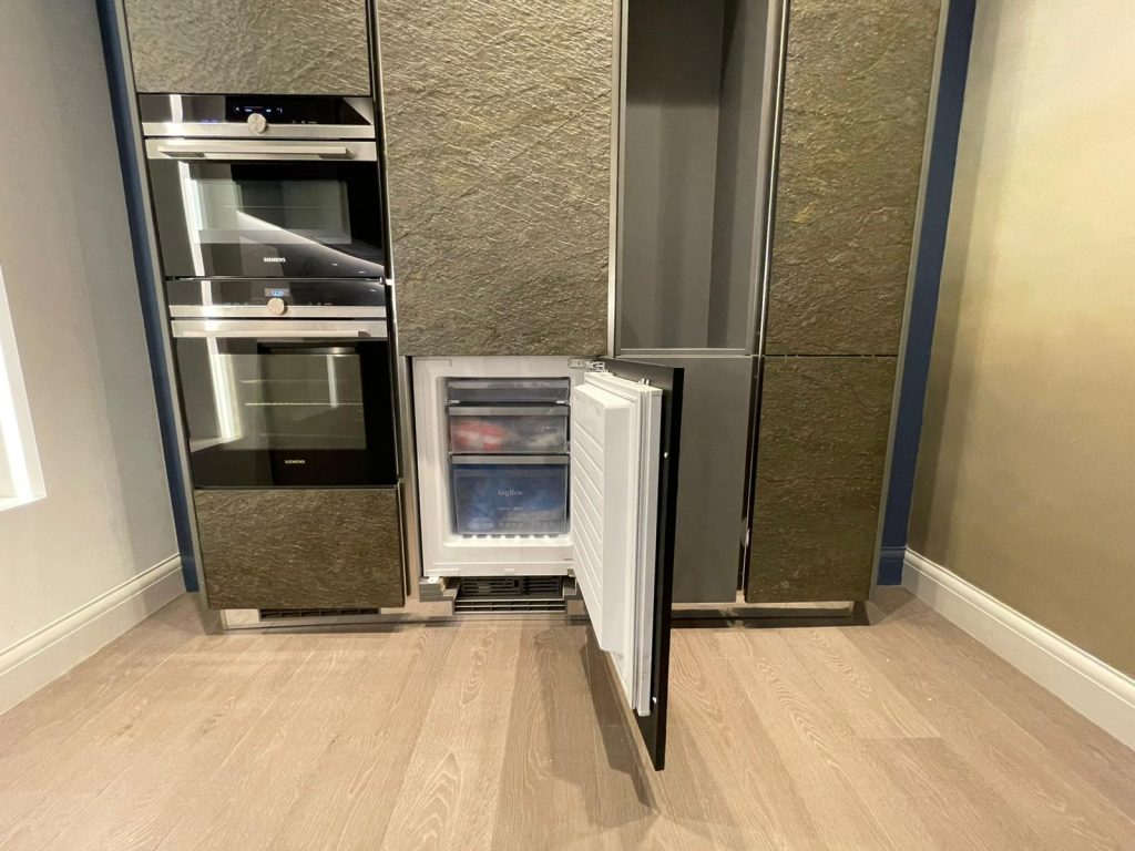 Hacker Kitchen, Worktops and Appliances | The Used Kitchen Company