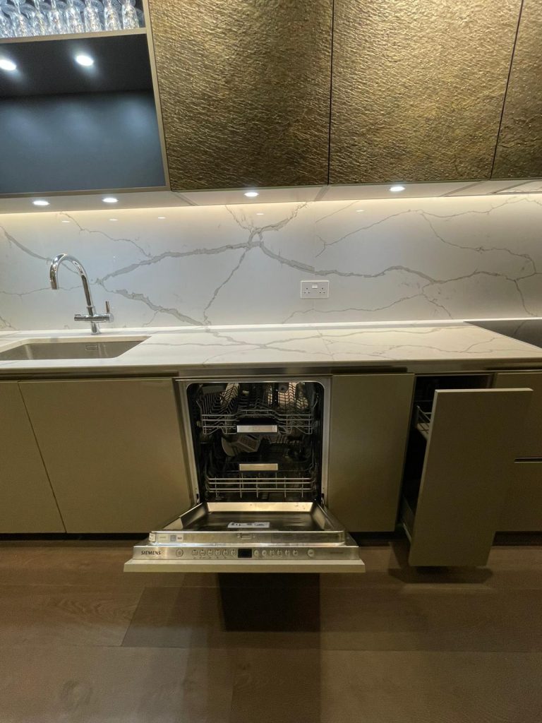 Hacker Kitchen, Worktops and Appliances | The Used Kitchen Company