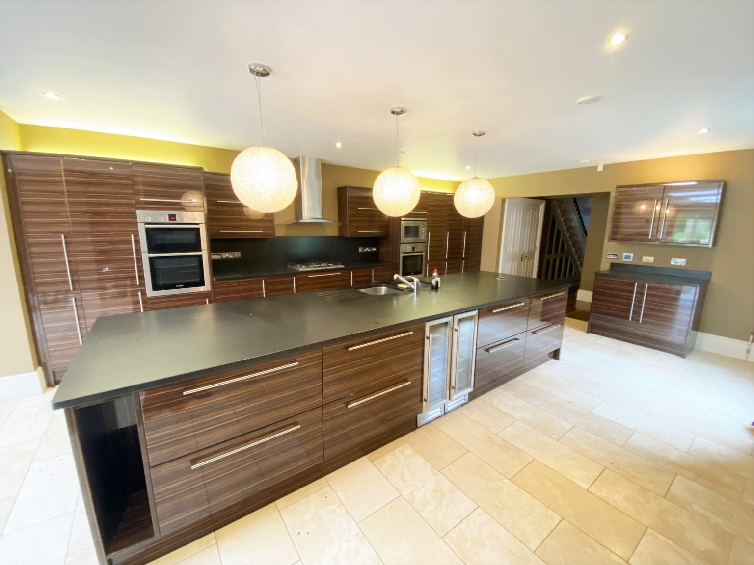 Howden's Kitchen, Island & Appliances | The Used Kitchen Company