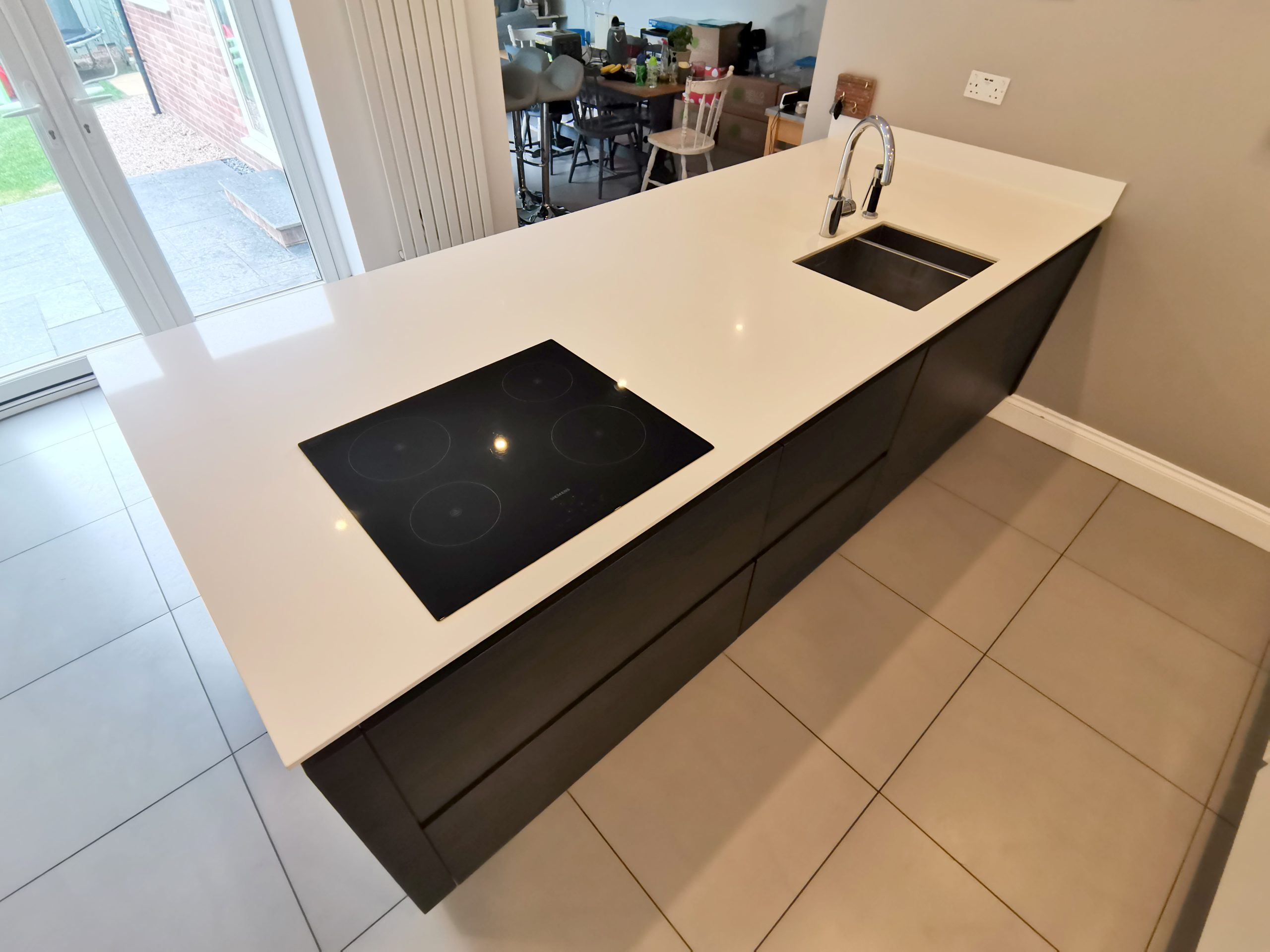Cesar Kitchen With Island, Quartz Worktops and Appliances - Used - The ...