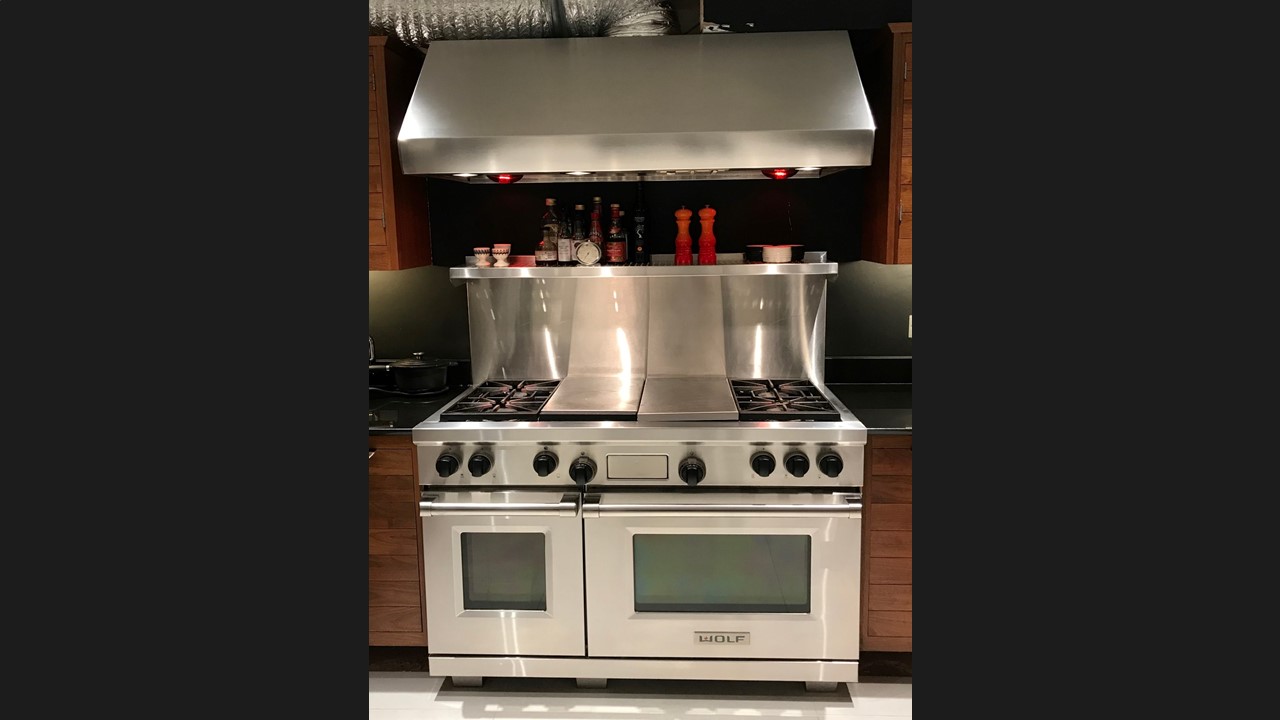 Wolf Range Cooker and Extractor - Used - The Used Kitchen Company