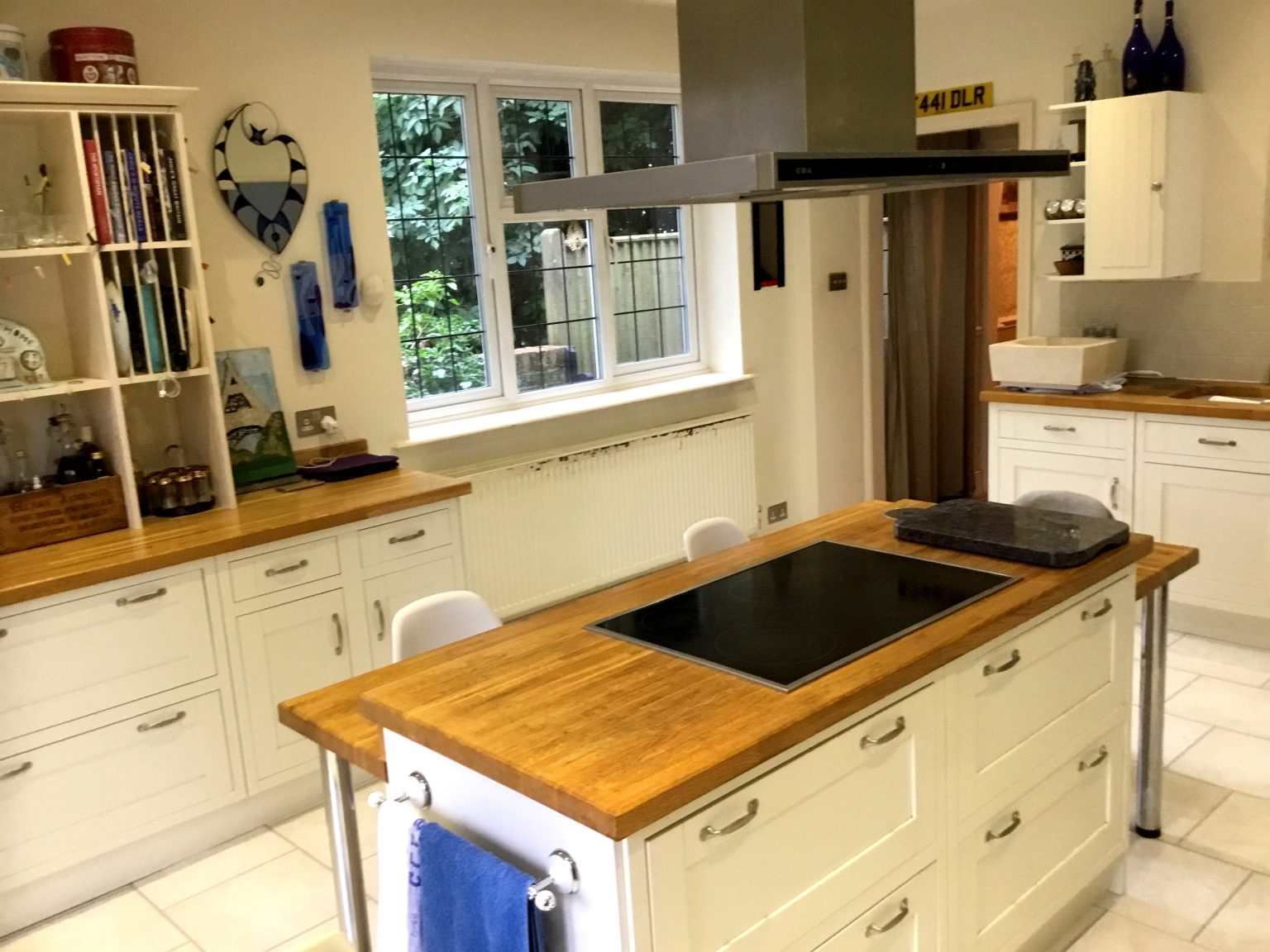 Magnet Kitchen With Island and Worktops - Used - The Used Kitchen Company