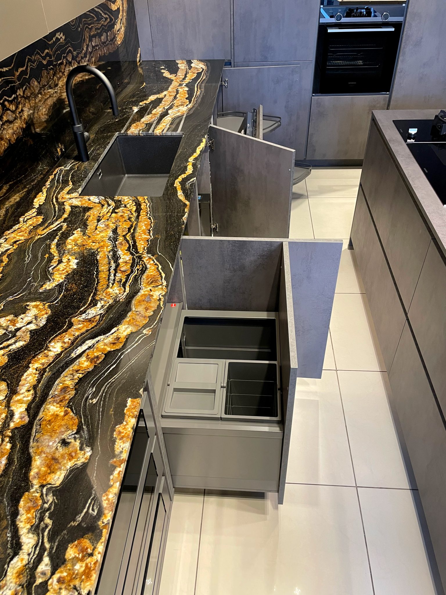 Ex Display Alno Kitchen | The Used Kitchen Company