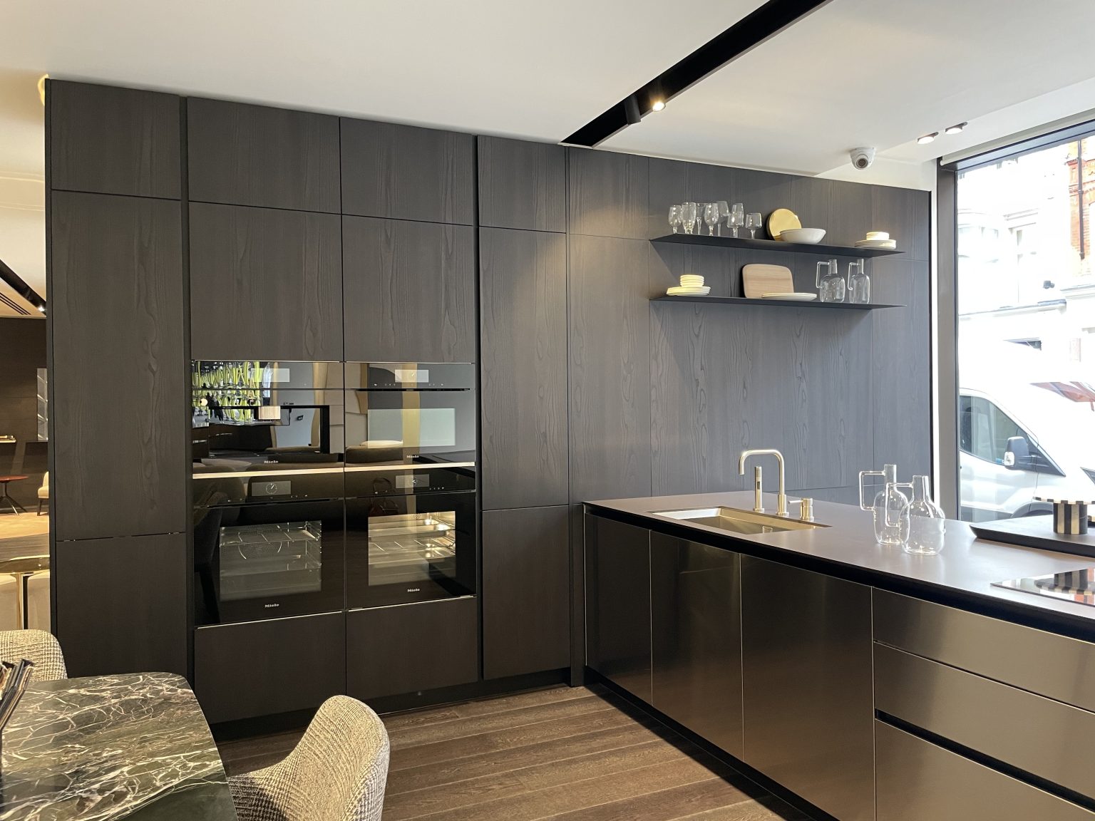 Ex Display Poliform Kitchen With Peninsula, Breakfast Bar and ...