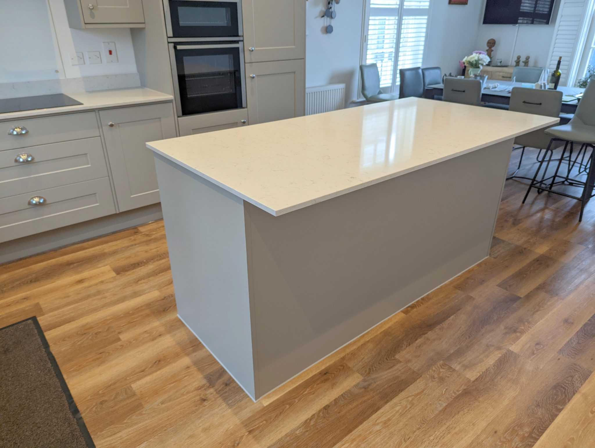 Howdens Kitchen With Island, Quartz Worktops and Appliances - Used ...
