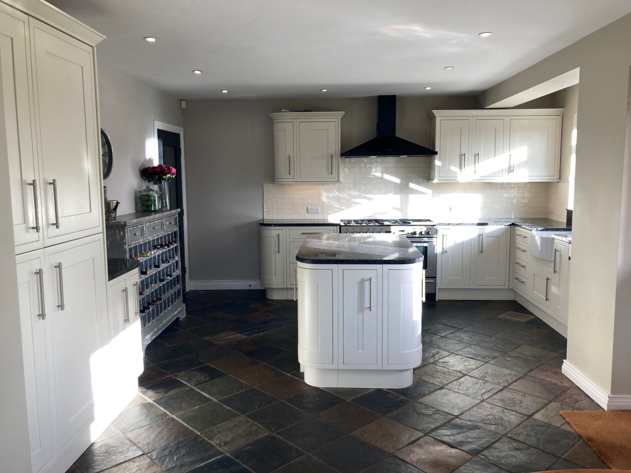Howdens Kitchen With Island, Quartz Worktops and Appliances - Used ...