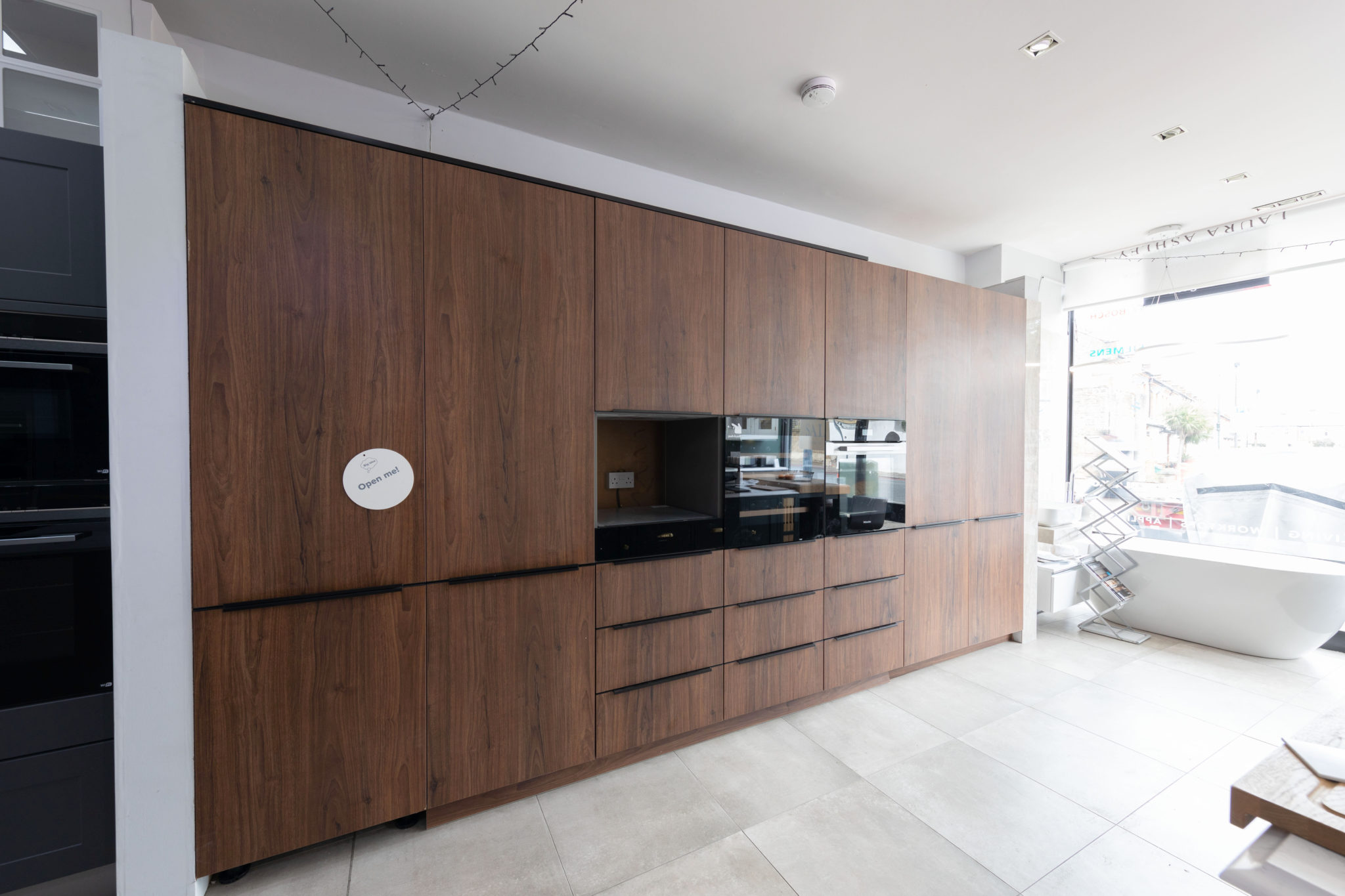Ex Display Hacker Kitchen Units | The Used Kitchen Company