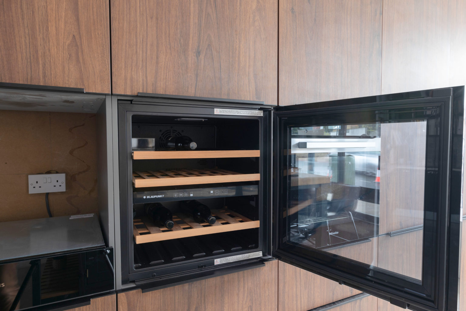 Ex Display Hacker Kitchen Units | The Used Kitchen Company
