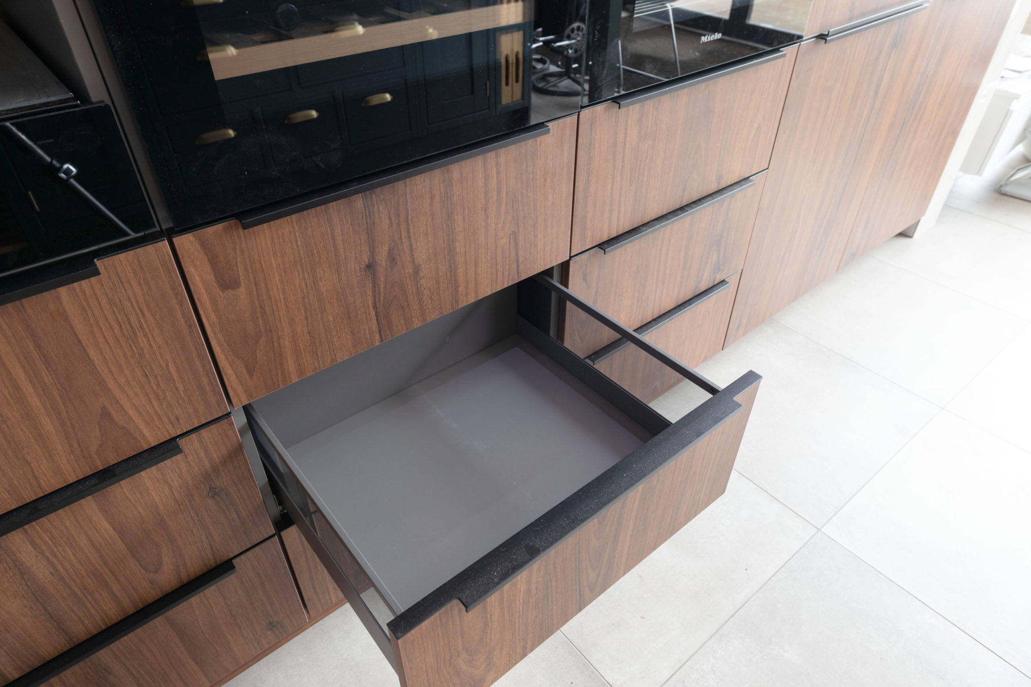 Ex Display Hacker Kitchen Units | The Used Kitchen Company