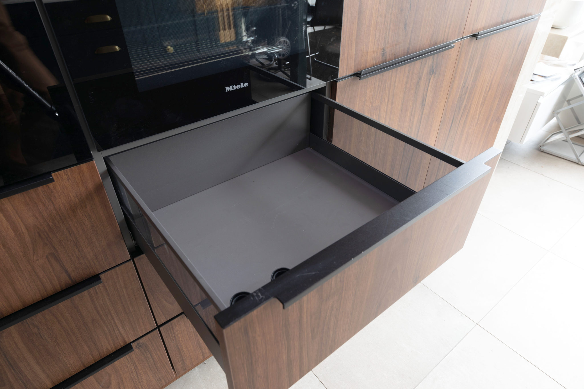 Ex Display Hacker Kitchen Units | The Used Kitchen Company