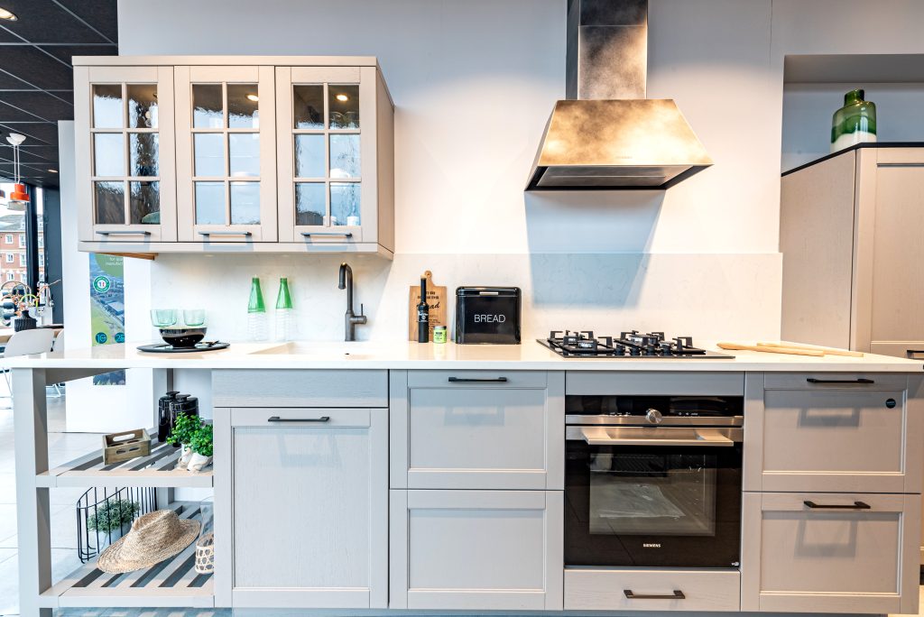 Ex Display Painted Mobalpa Kitchen | The Used Kitchen Company