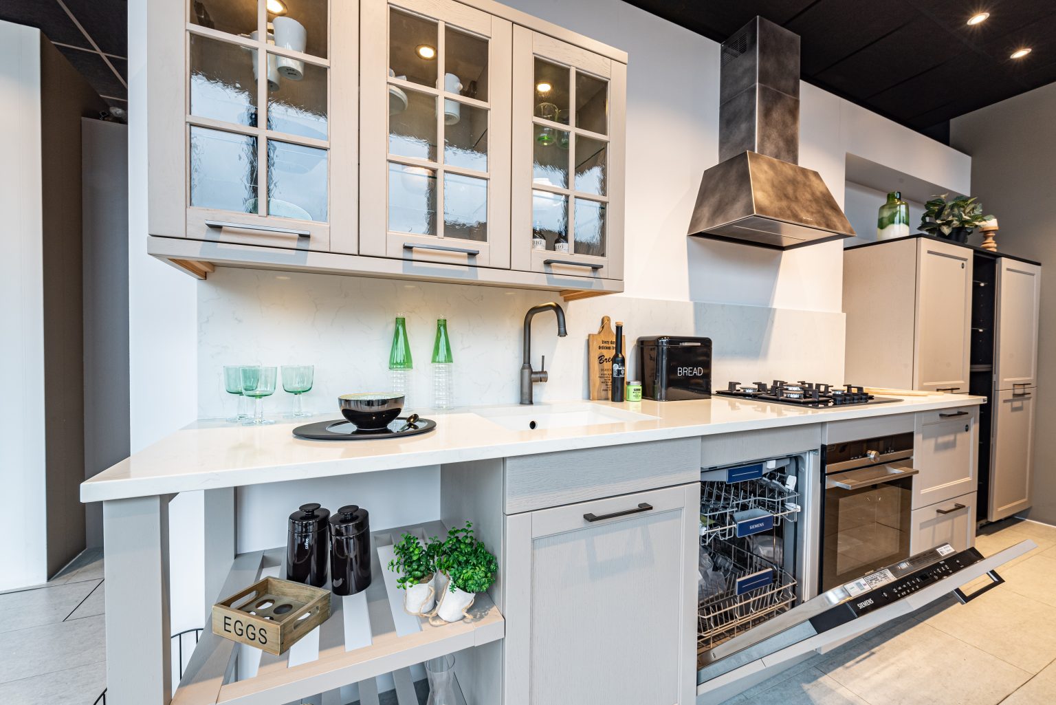 Ex Display Painted Mobalpa Kitchen | The Used Kitchen Company