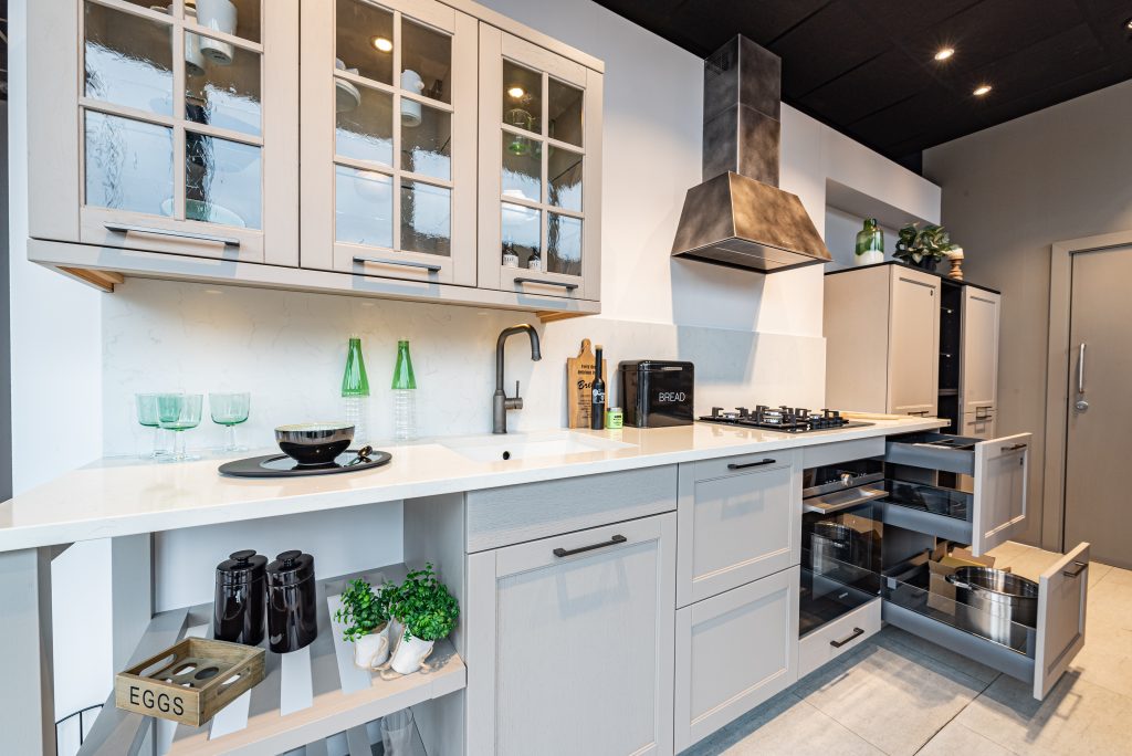 Ex Display Painted Mobalpa Kitchen | The Used Kitchen Company