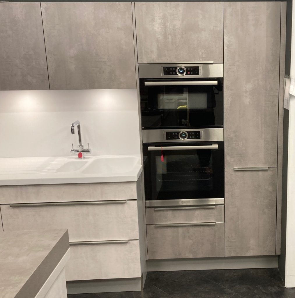 Ex Display Hacker Kitchen With Island, Moveable Breakfast Bar, Worktops ...