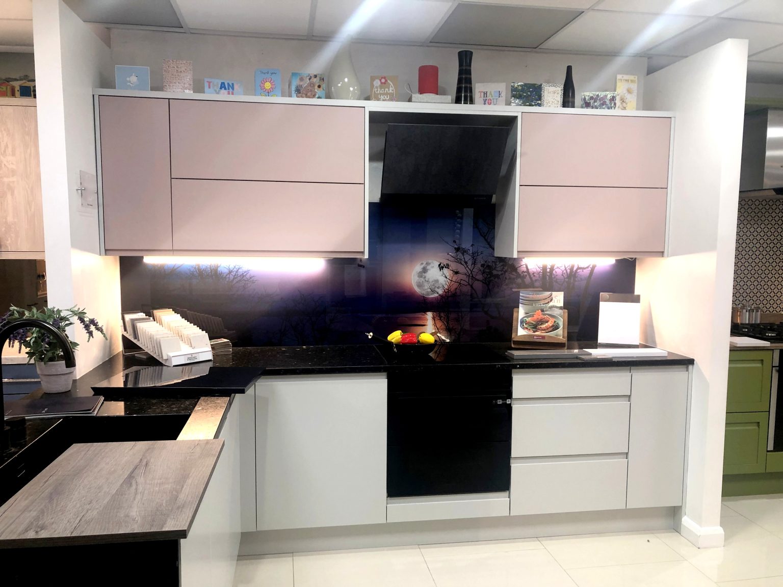 Ex Display Handless Kitchen | The Used Kitchen Company