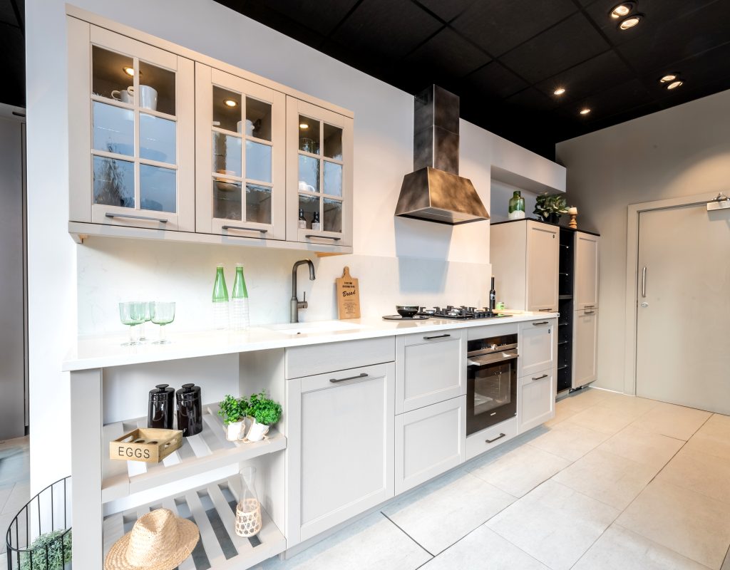Ex Display Painted Mobalpa Kitchen | The Used Kitchen Company