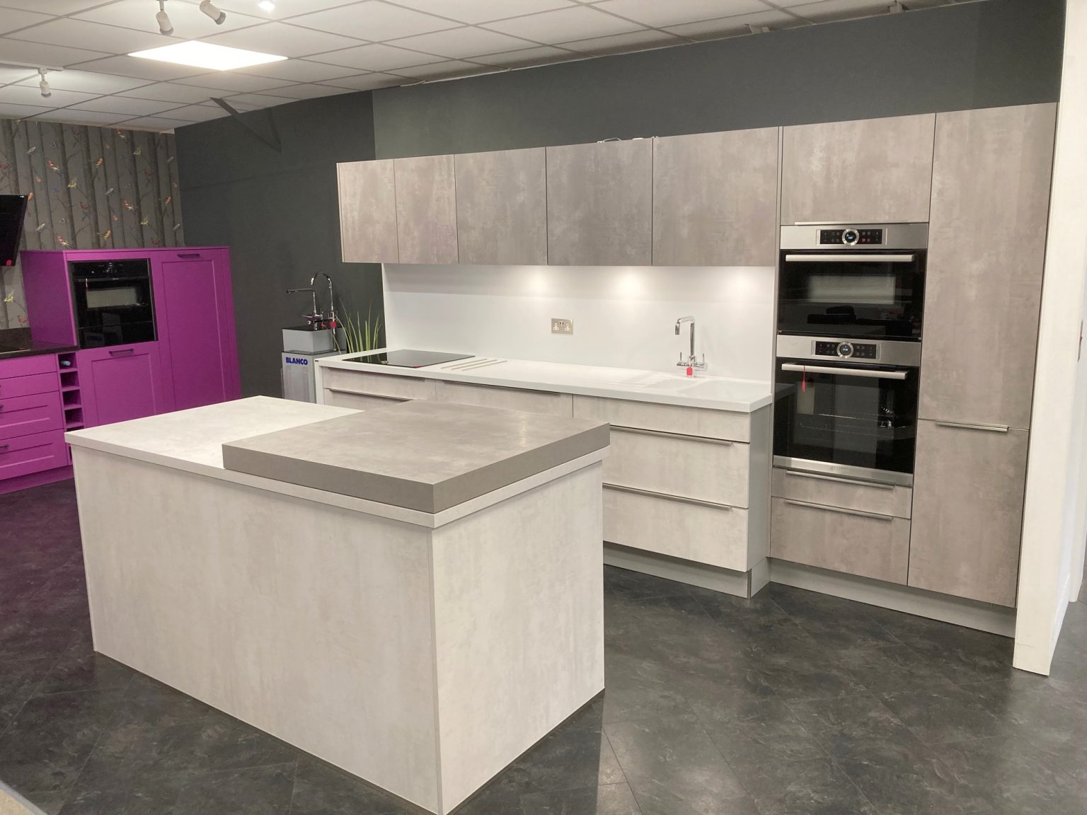 Ex Display Hacker Kitchen With Island, Moveable Breakfast Bar, Worktops ...