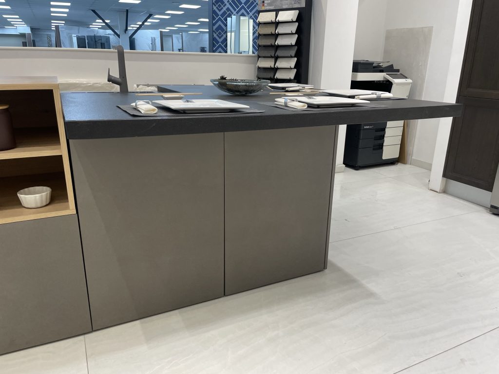 The Used Kitchen Company | Ex Display Island with Breakfast Bar