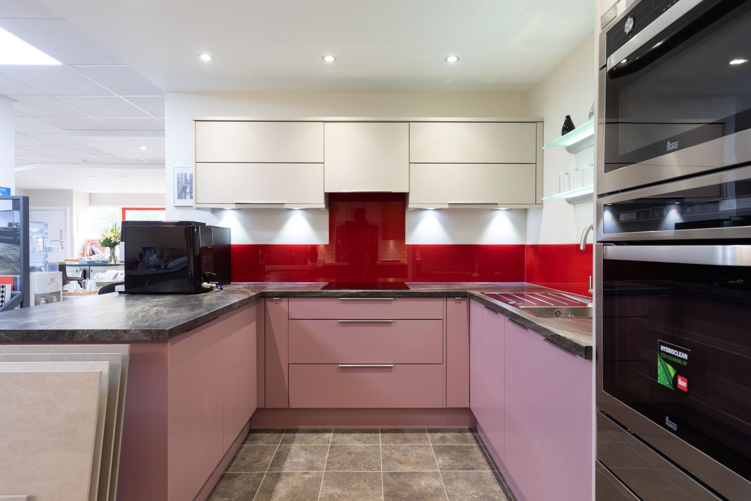 Ex Display Masterclass Pink Kitchen with Worktops and Appliances