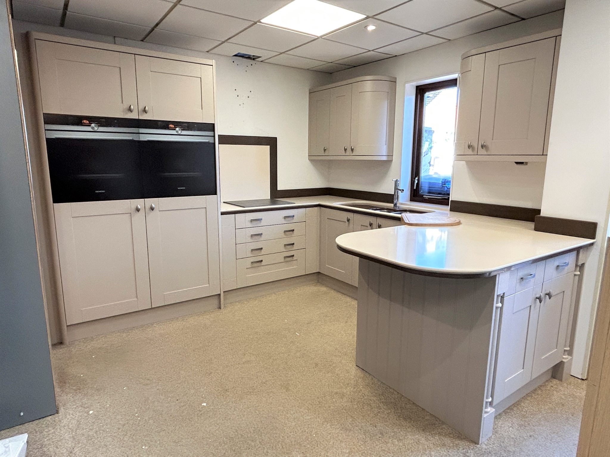 Ex Display Shaker Kitchen, with Larder and Sink & Tap - The Used ...