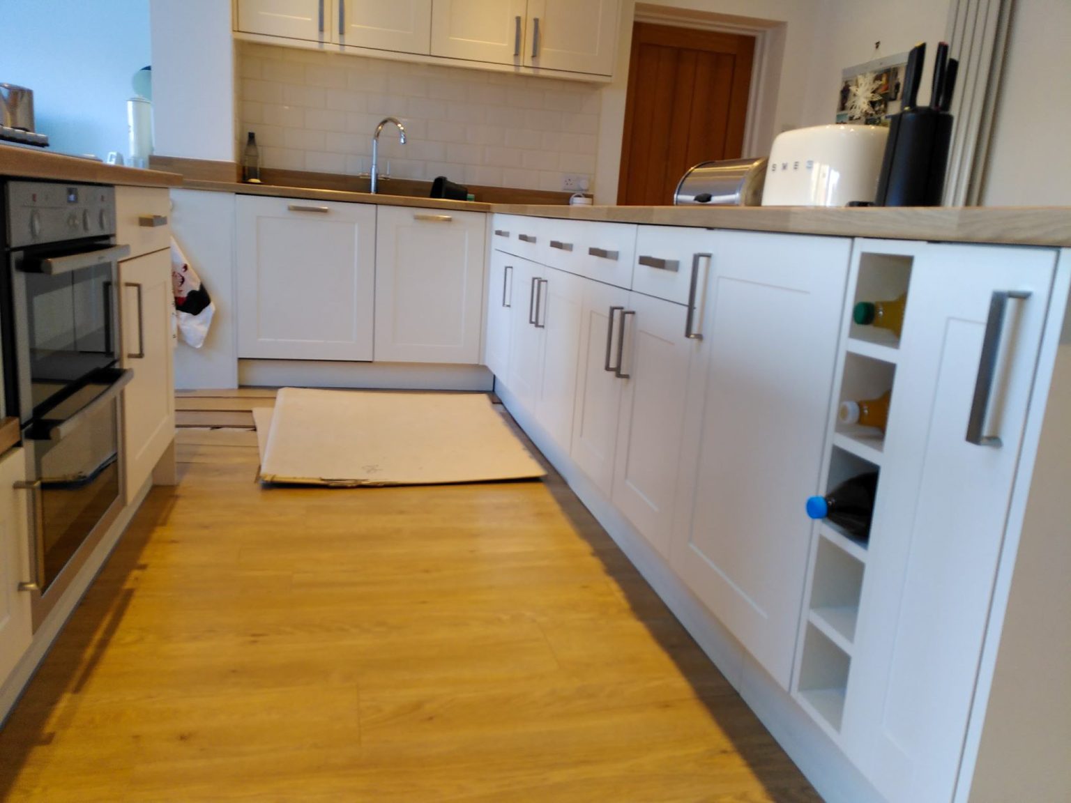 Howden Kitchen with Island, Worktops, Utility Room and Some Appliances ...