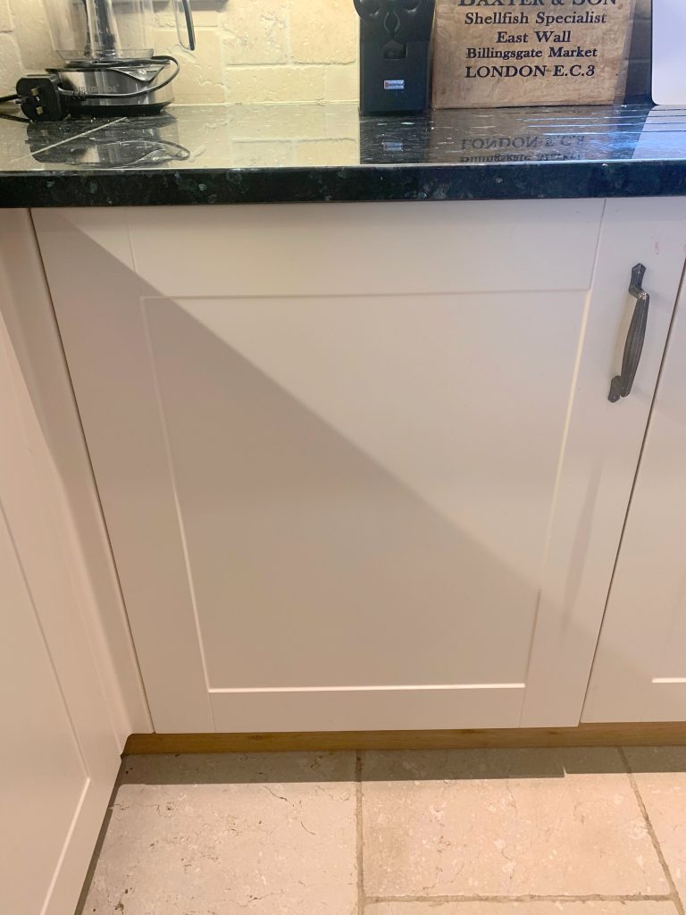 Howdens Kitchen With Granite Worktops and Some Appliances - Used - The ...