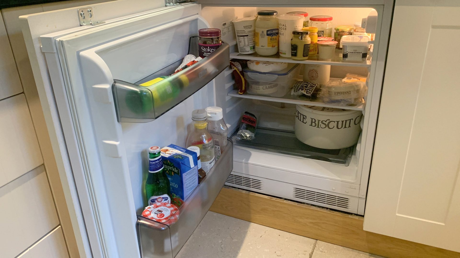 Howdens Kitchen With Granite Worktops and Some Appliances - Used - The ...