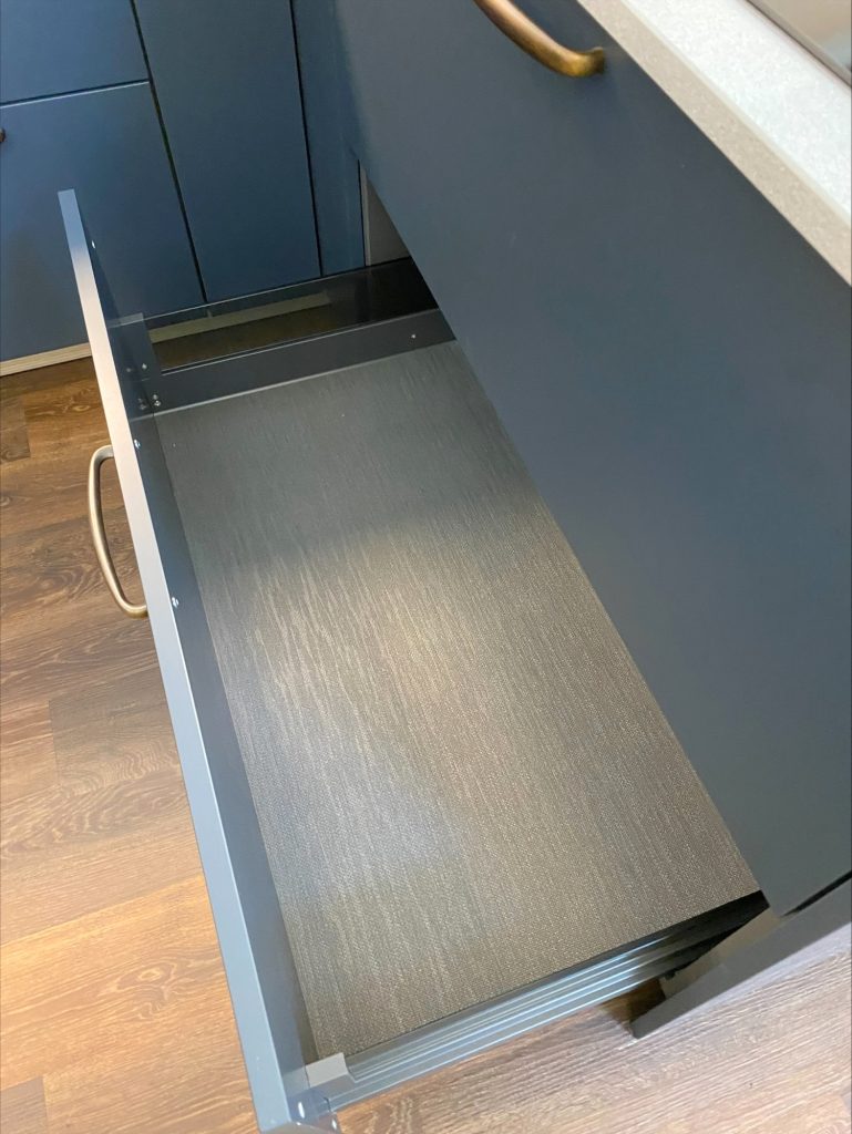 Ex Display Rotpunkt With Silestone Worktops and Appliances - The Used ...