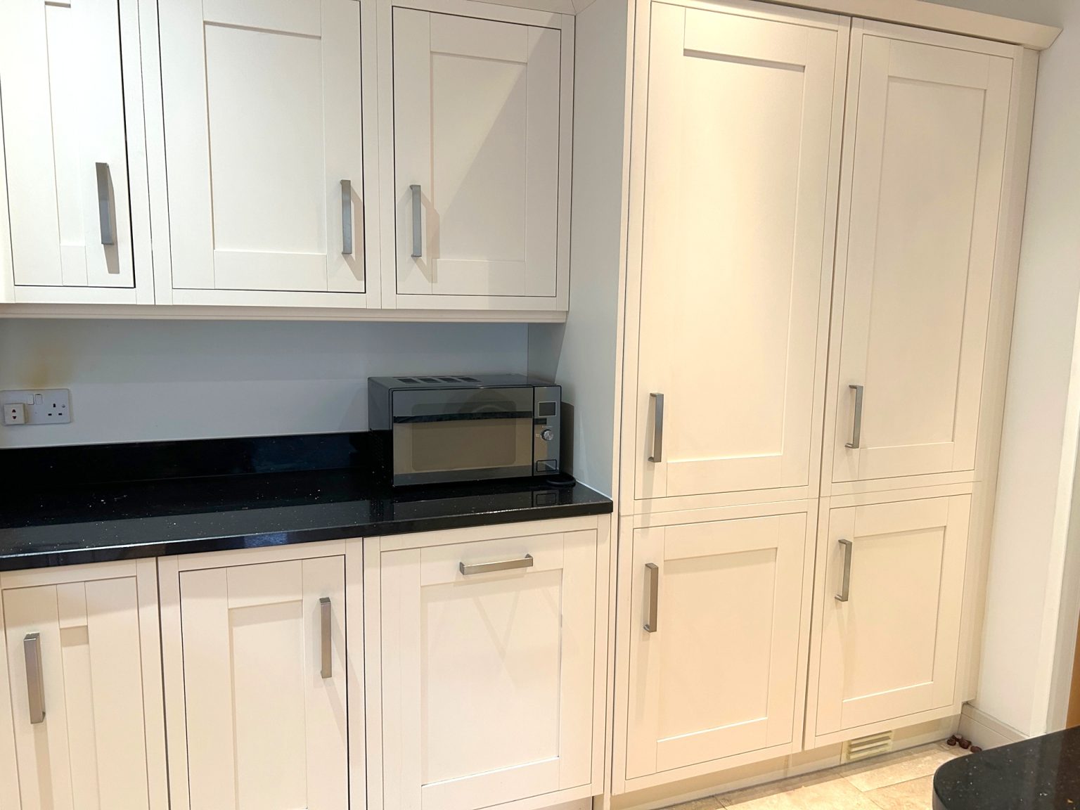 Howdens Burford Cream Kitchen With Island, Granite Worktops and ...